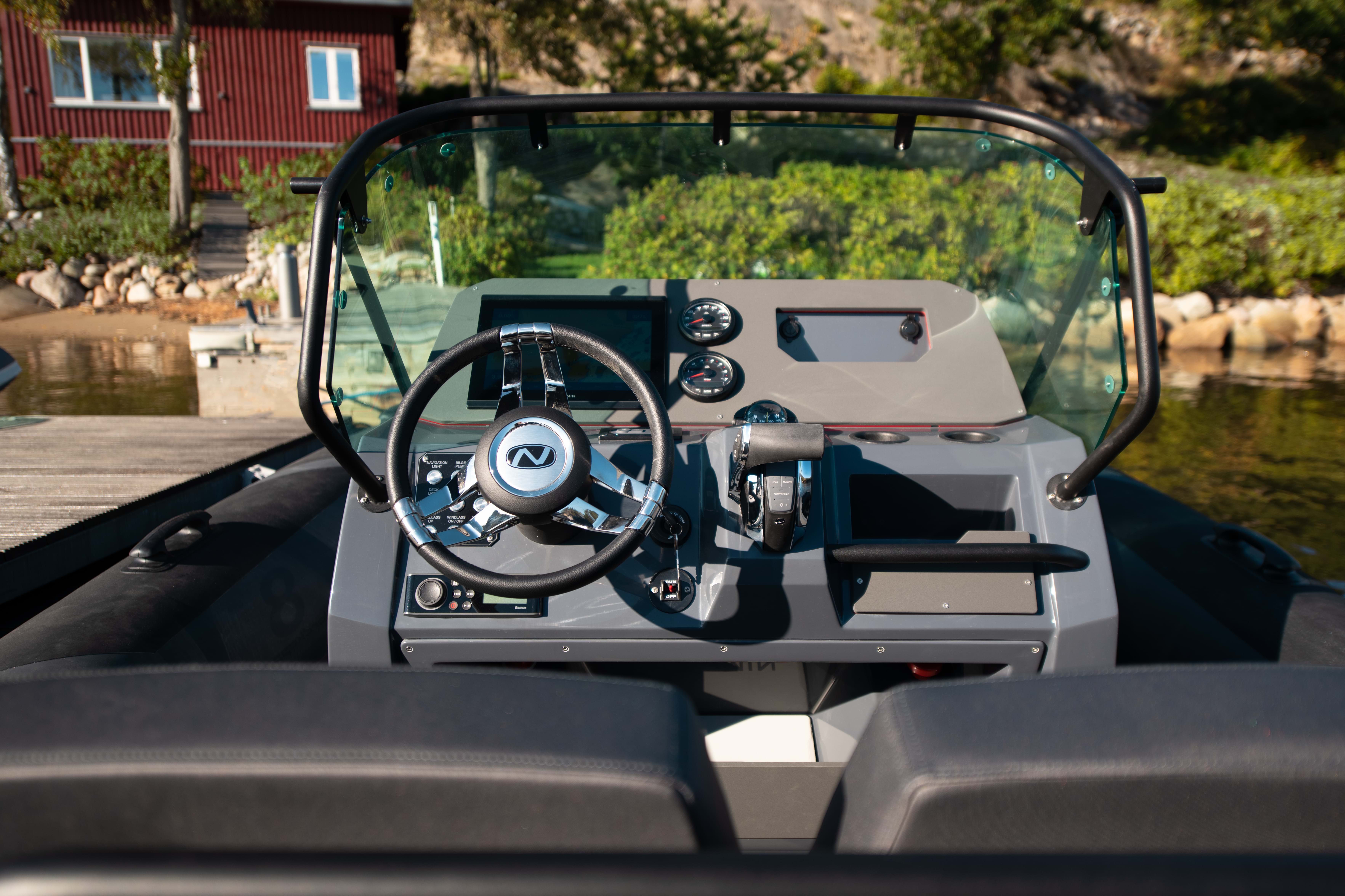 Airborne 8 - nordkapp-boats.no