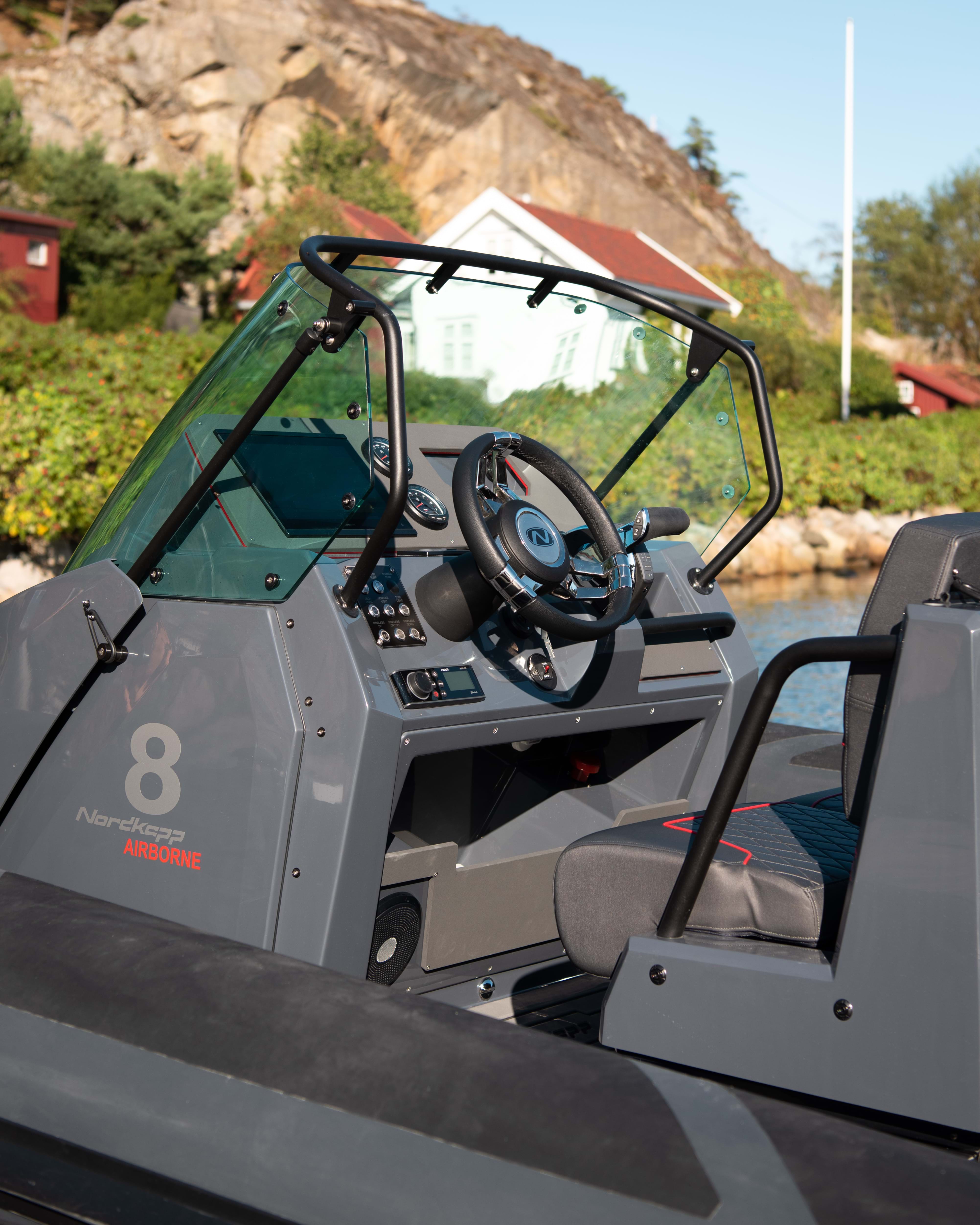 Airborne 8 - nordkapp-boats.no